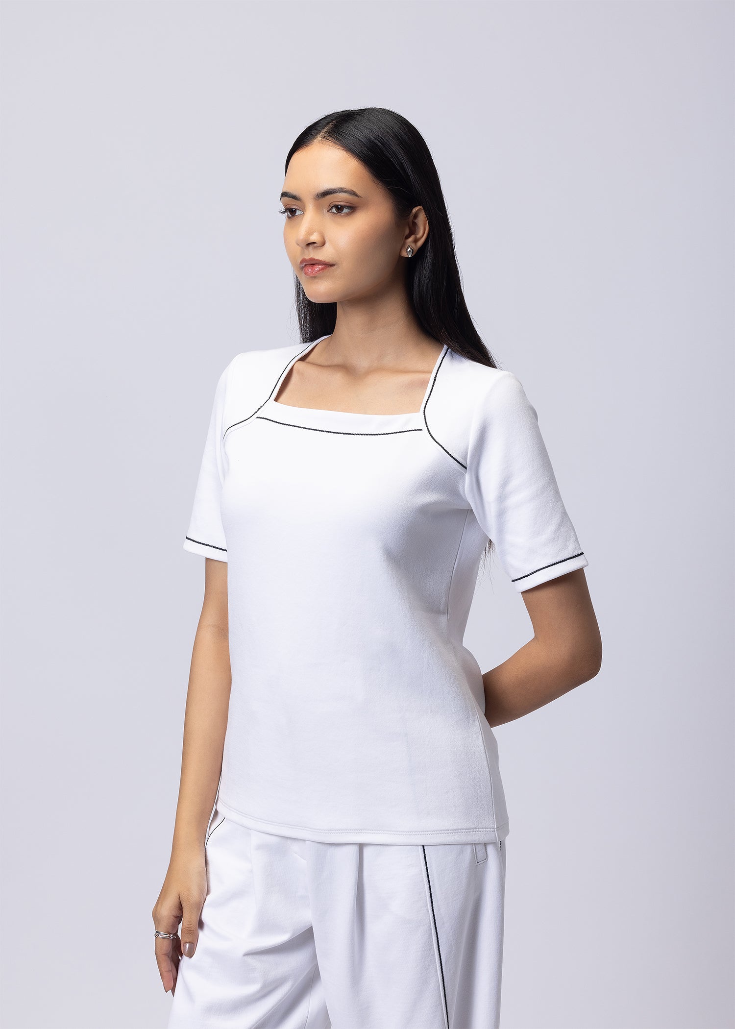 Square Cut Top – ALONGE